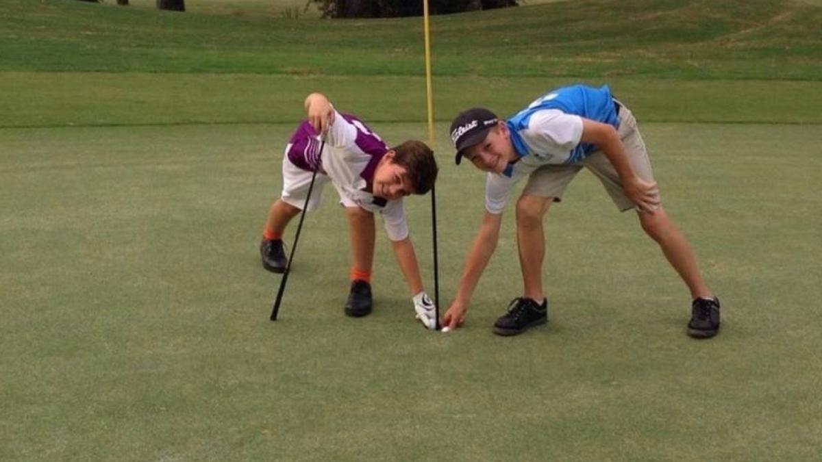 Two kids buck 17 million-to-one odds and ace same hole in junior golf ...