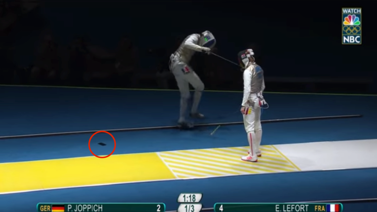 WATCH: French fencer sees phone fall out of pocket during match at Rio ...