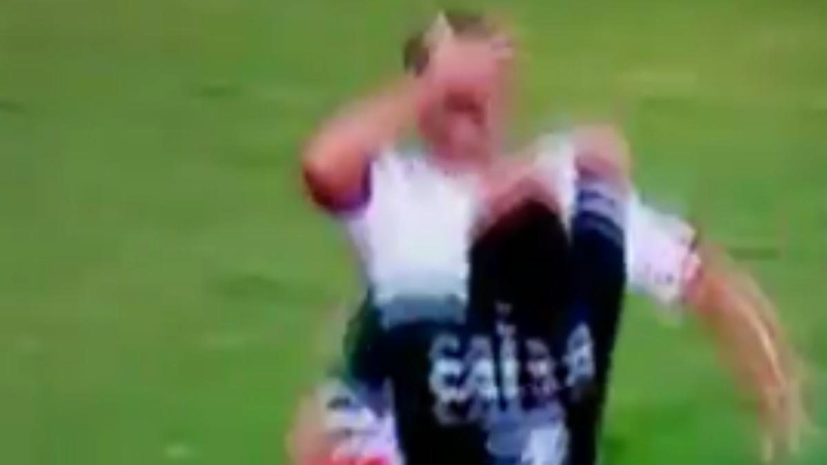 WATCH: This simultaneous soccer flop will make you laugh and cringe ...