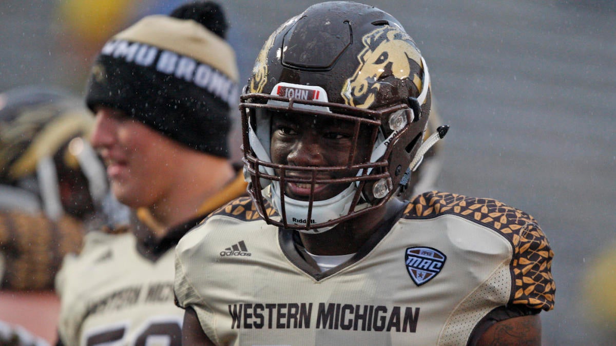 Western Michigan's Corey Davis sets NCAA career receiving record ...