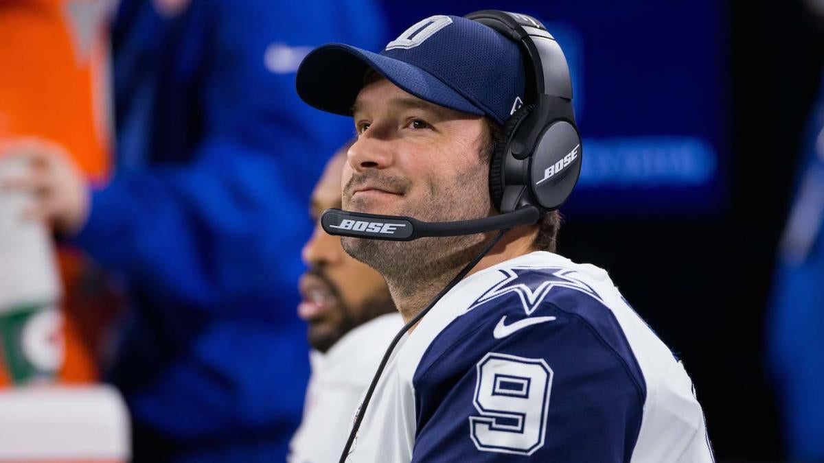 LOOK: Cowboys fans are already screaming for Tony Romo to replace Dak ...