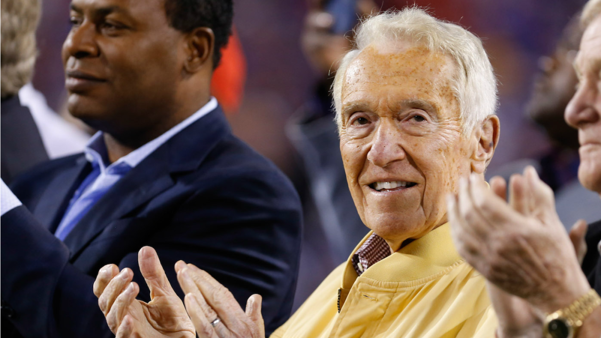 The best coach in Bills history would consider taking the reins at age ...