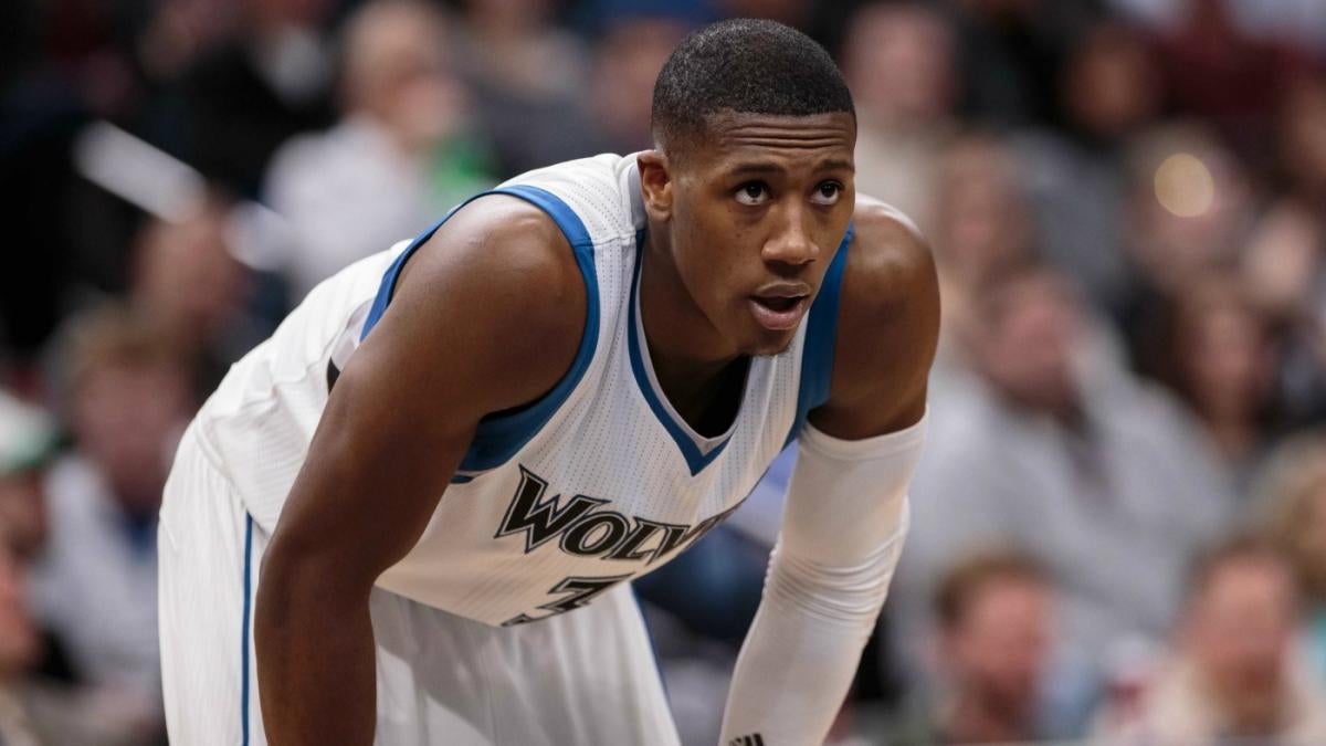 WATCH: Unreal dribble move by Wolves' Kris Dunn mystifies Blazers ...
