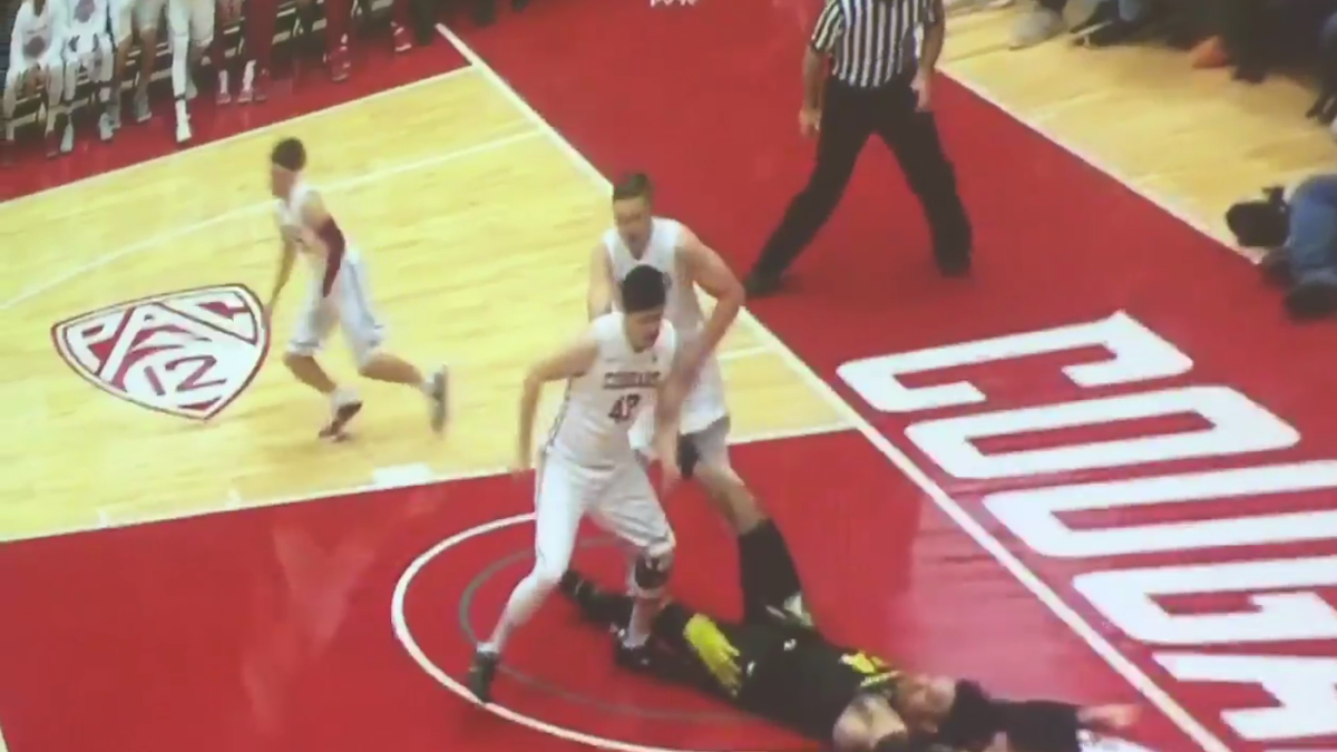 WATCH: Oregon's Dillon Brooks one-ups Grayson Allen with below-belt ...