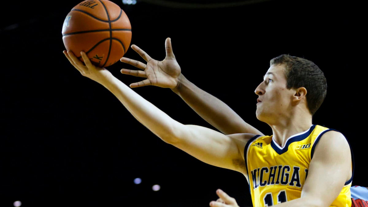 WATCH: When Michigan's Andrew Dakich saw the cops, John Beilein knew ...