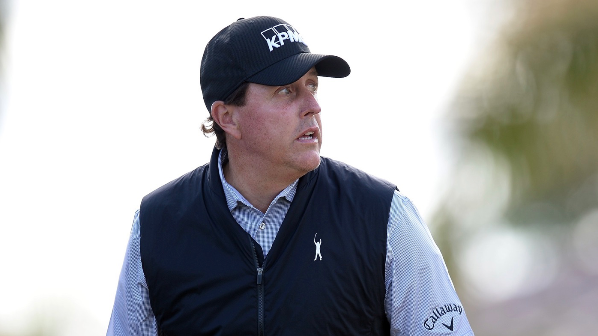 Phil Mickelson shoots 66 to get in the mix at CareerBuilder Challenge ...