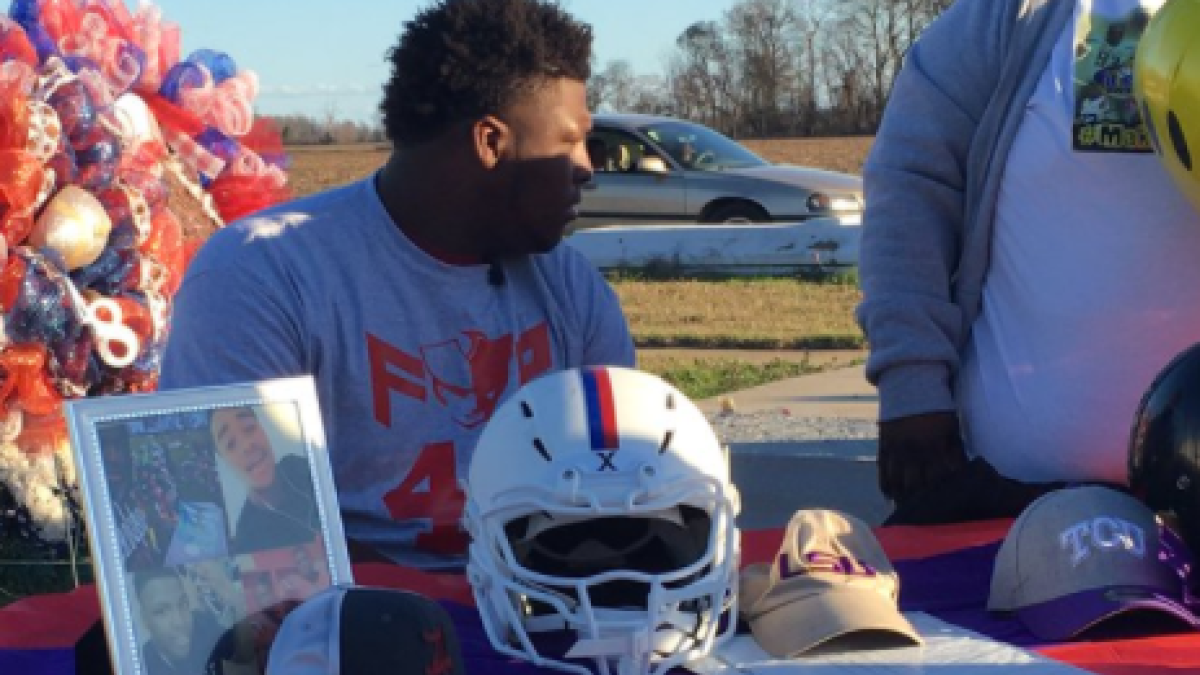 LOOK: Alabama recruit has a touching moment with announcement from ...