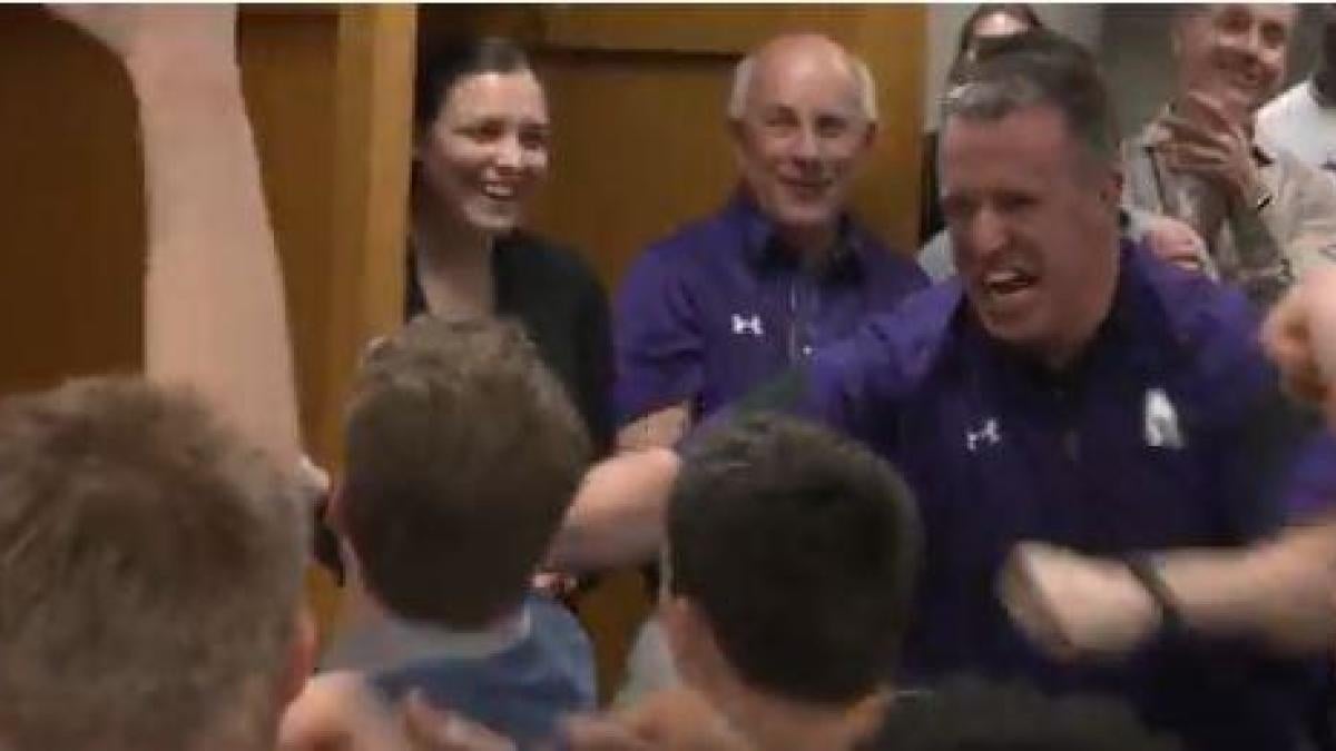 WATCH: Pat Fitzgerald celebrates with Northwestern after NCAA ...