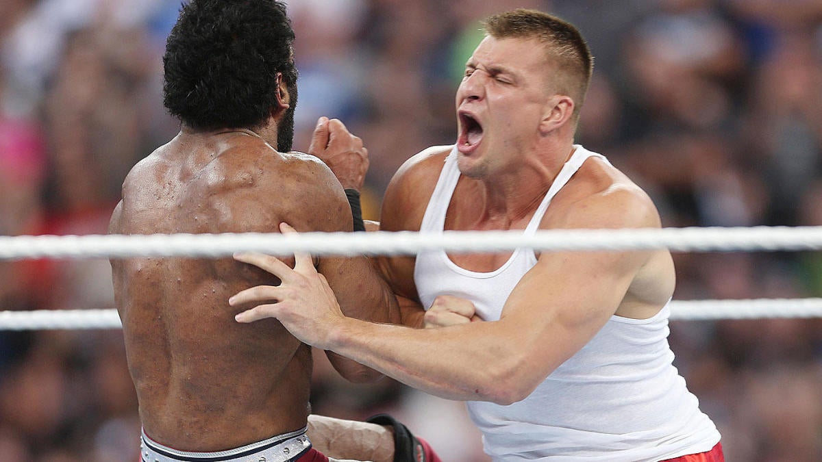 WWE news, rumors: Major PPV changes, Styles praises Rousey, Gronk in ...