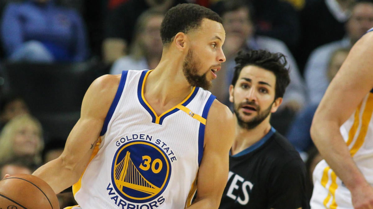 WATCH: Stephen Curry's extremely cool behind-the-back pass baffles ...