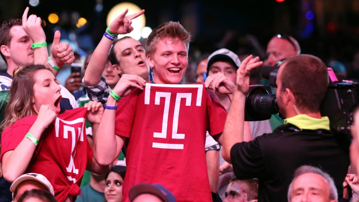 LOOK: Temple puts Twitter handles of players on football jerseys for ...