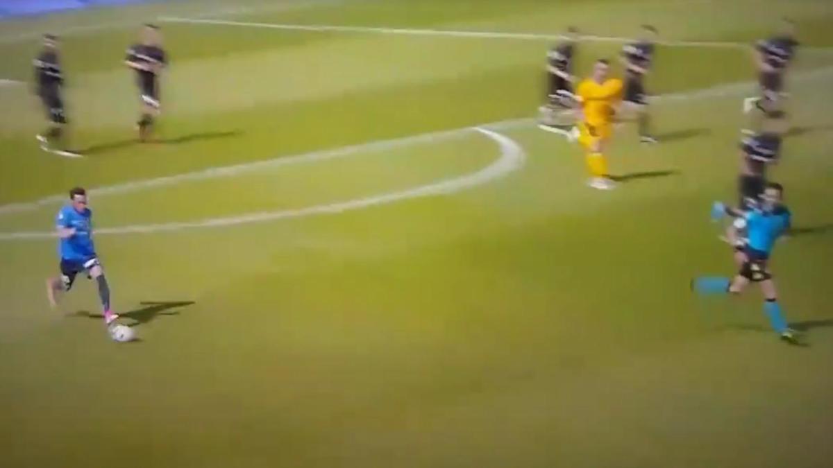 WATCH: Goalkeeper feels unstoppable in Italy, decides to play hero with ...