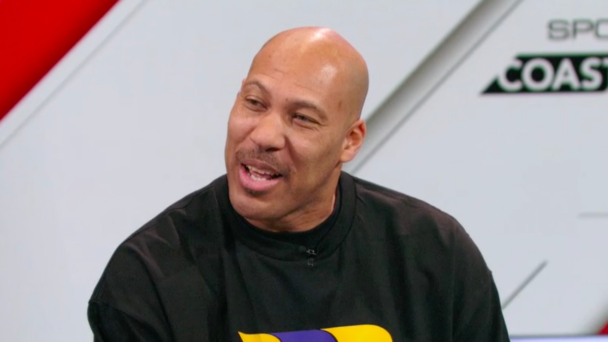LaVar Ball reportedly signs autograph deal for trading cards that will ...
