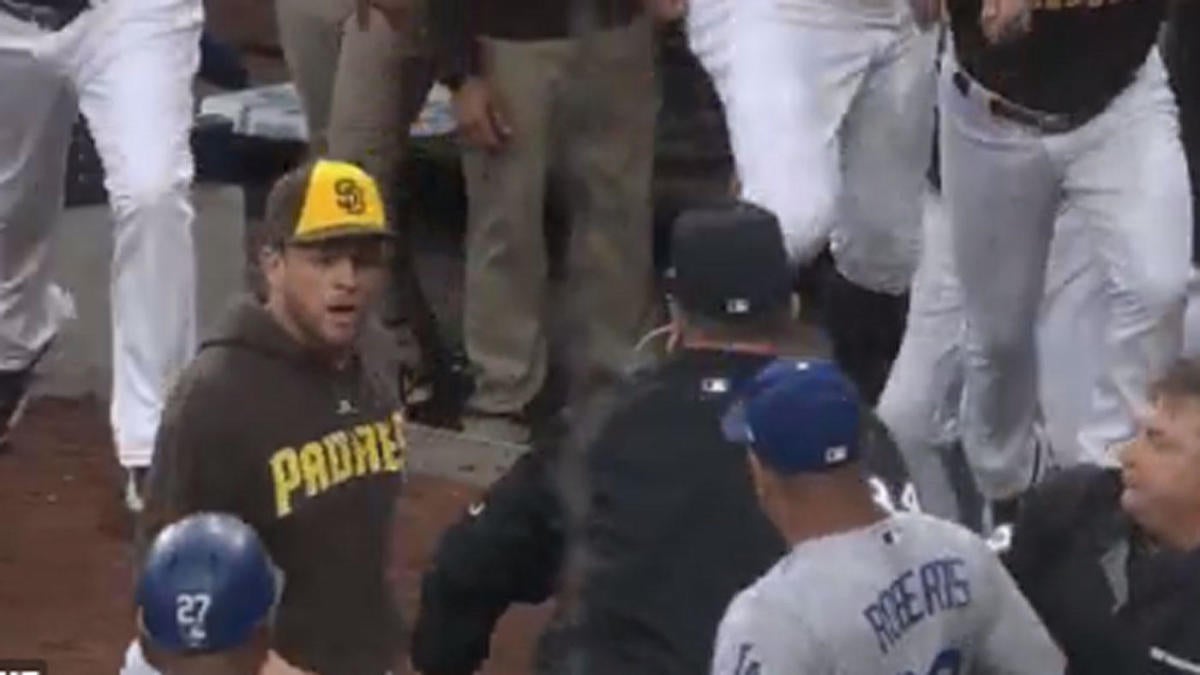 WATCH: Manager scuffle breaks out between Dodgers' Dave Roberts, Padres ...