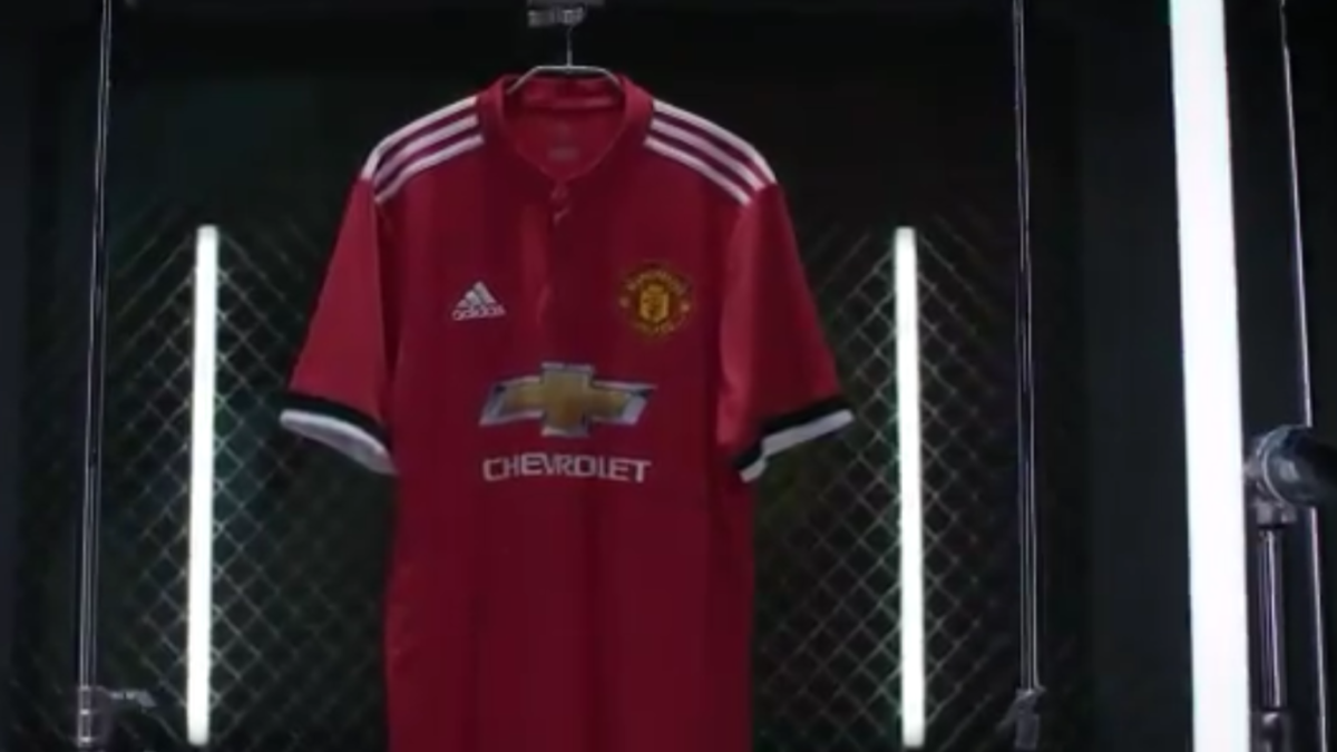 LOOK: Manchester United shows off new home kit, and Rooney is a part of ...