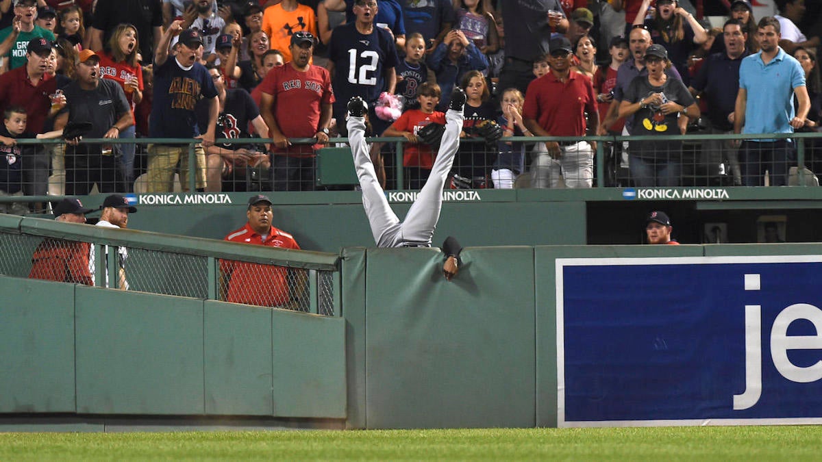 WATCH: Austin Jackson flies high, robs Red Sox homer on this catch of ...