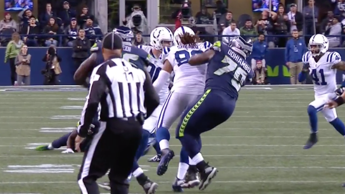 Seahawks lineman hospitalized with reported heart issue after Colts ...