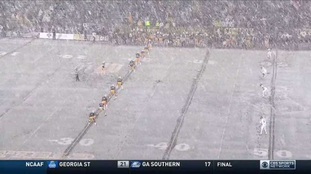 LOOK: The first true snow game of 2017 seems like a ridiculous amount ...