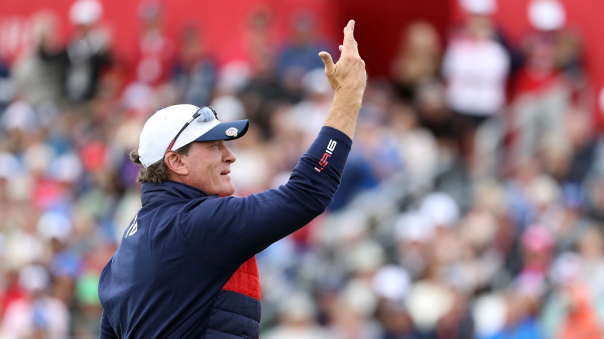 WATCH: Jeremy Roenick catches a rattlesnake with some golf clubs ...