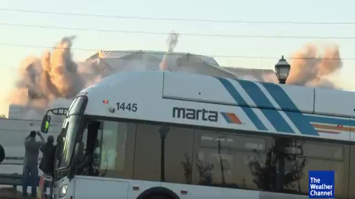 LOOK: Saints perfectly troll Falcons by shielding their entrance with a ...