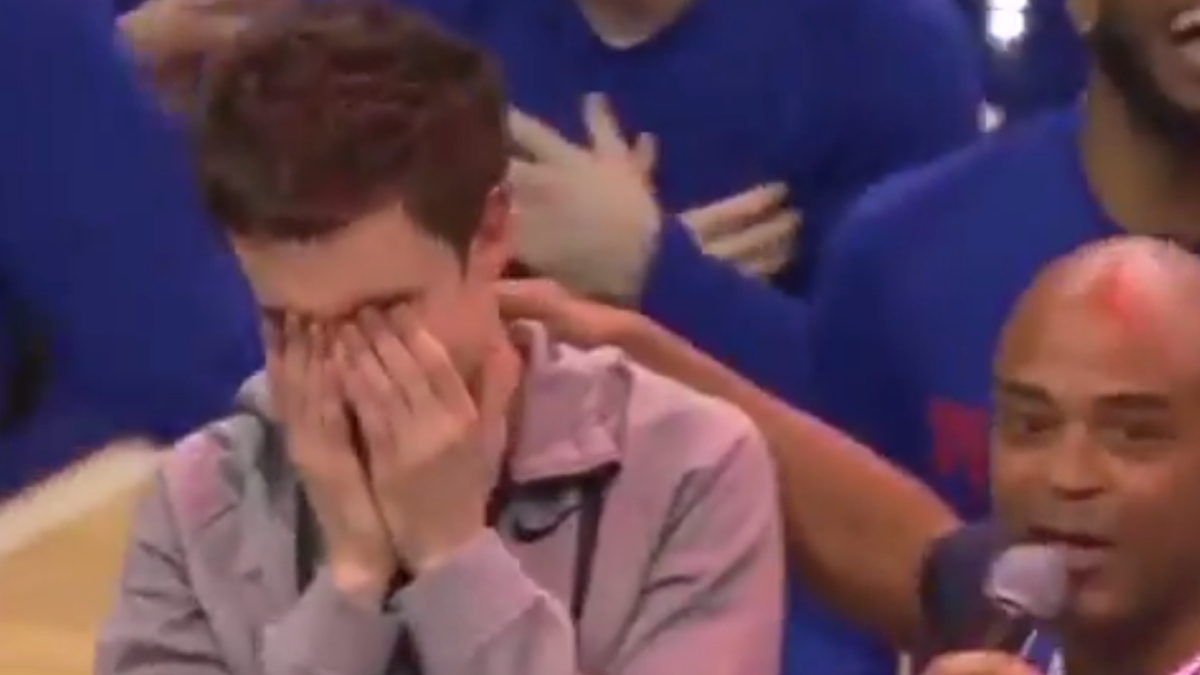 WATCH: Sixers prank comedian into thinking he made a blindfolded shot ...