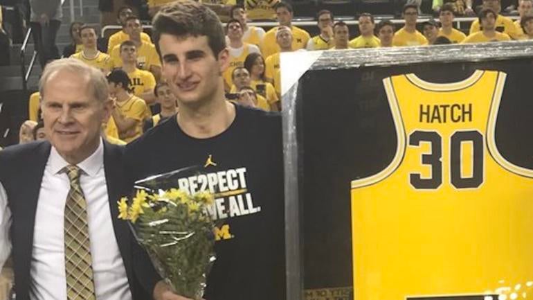 WATCH: Michigan honors plane crash survivor Austin Hatch on Senior Day ...