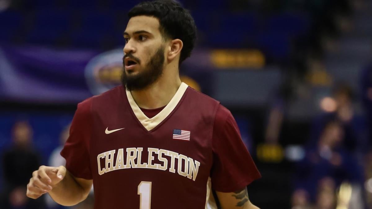 Why fear Charleston in the NCAA Tournament? Grant Riller can get ...