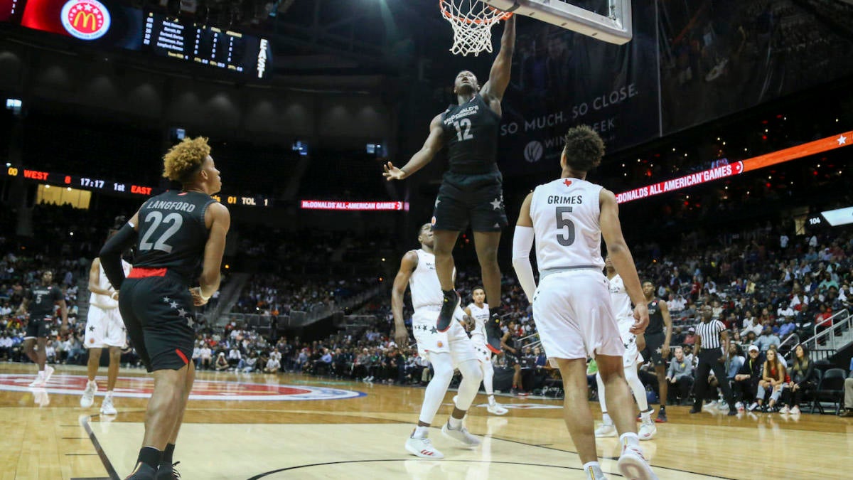 Zion Williamson injury: Five-star Duke commit injures hand in McDonald ...