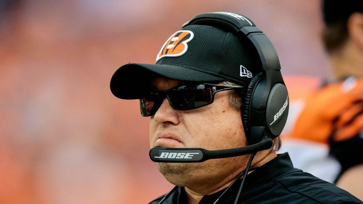 The Cowboys' new offensive line coach ties evaluation to how players ...