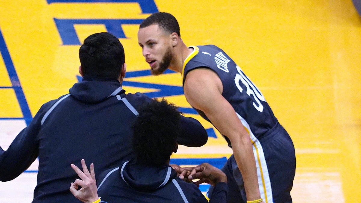 Warriors vs. Rockets: Stephen Curry came very close to accidentally ...