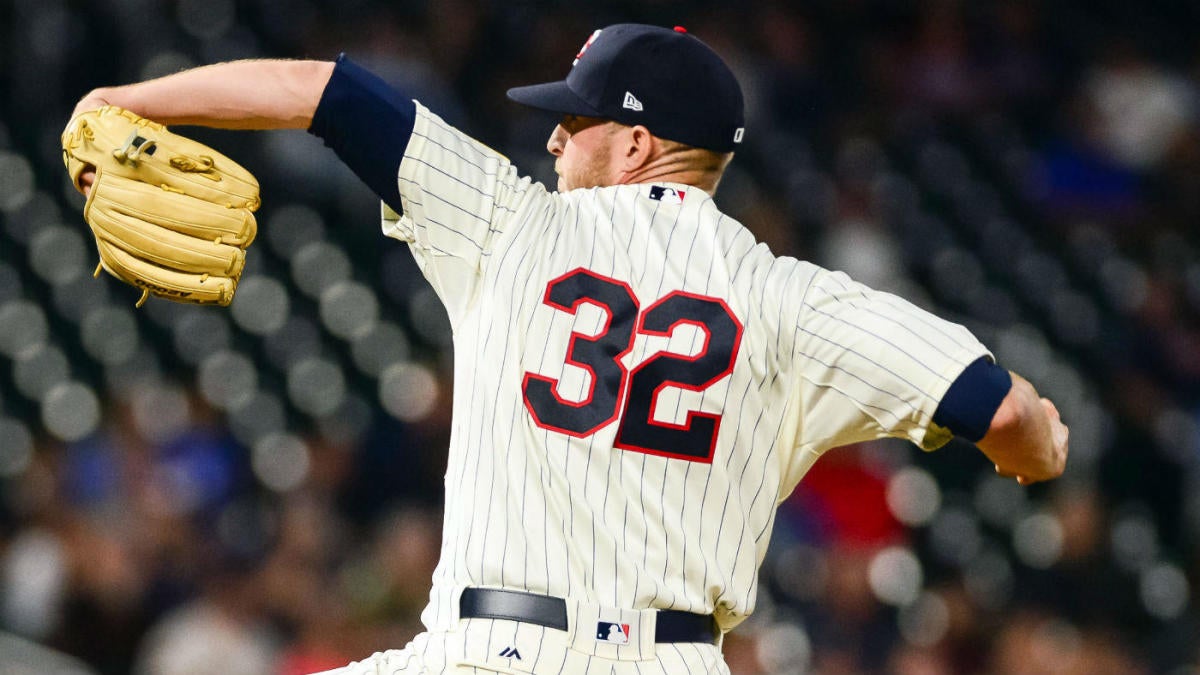 Oliver Drake becomes first MLB player to pitch for five different teams ...