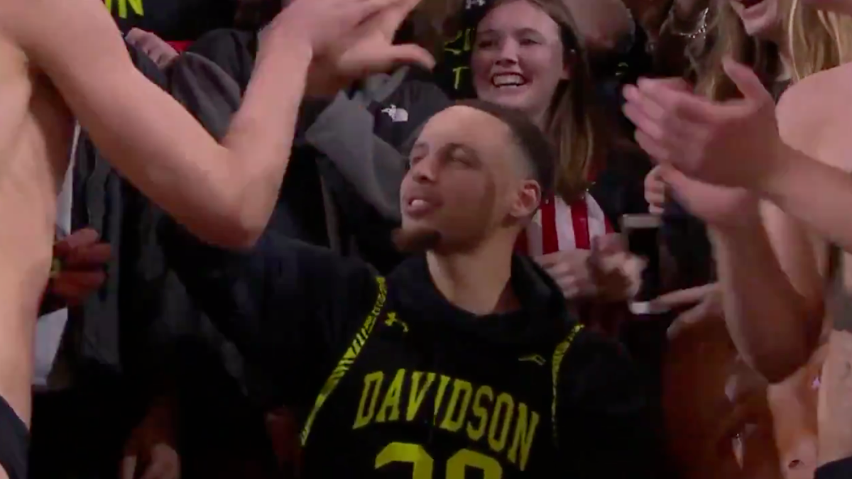 Warriors' Stephen Curry gives new uniforms to Davidson then celebrates ...