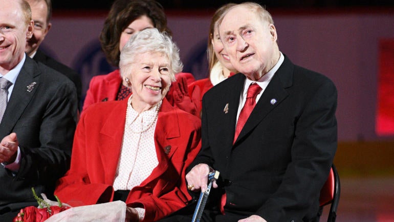 Red Kelly, Red Wings and Maple Leafs Hall of Famer, dies at 91 ...