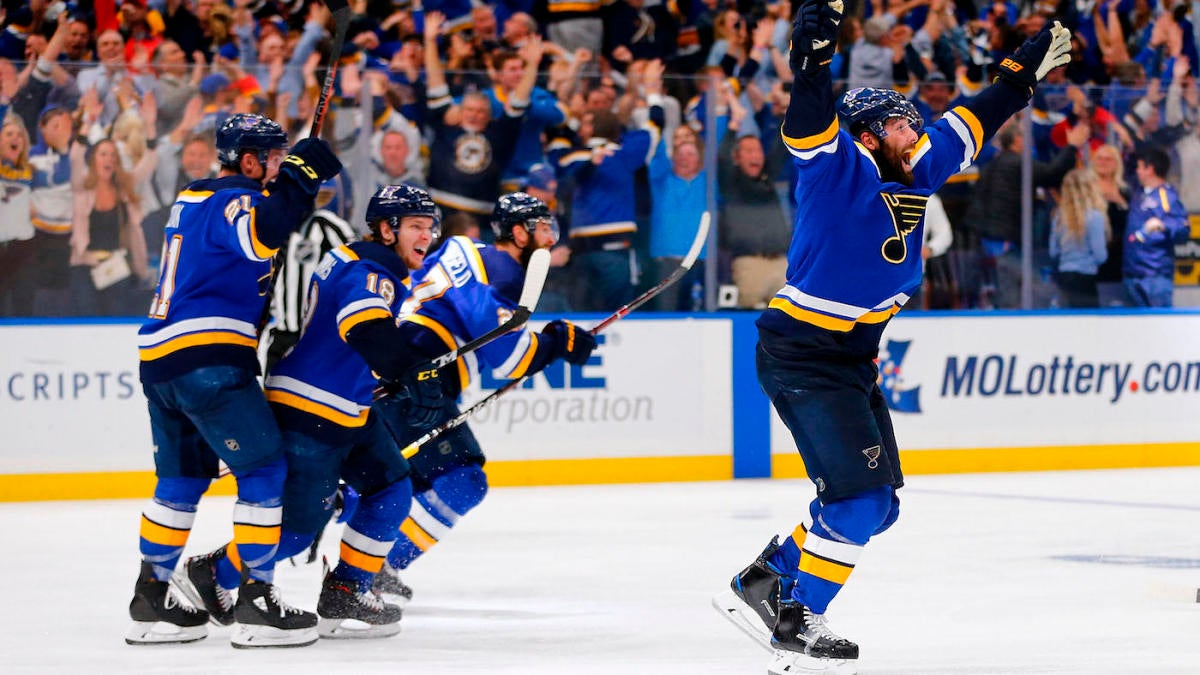 LOOK: Pat Maroon's son has emotional reaction to his dad's series ...