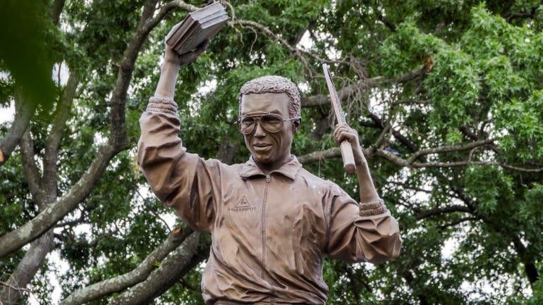 Arthur Ashe statue in Virginia vandalized with 'White Lives Matter ...