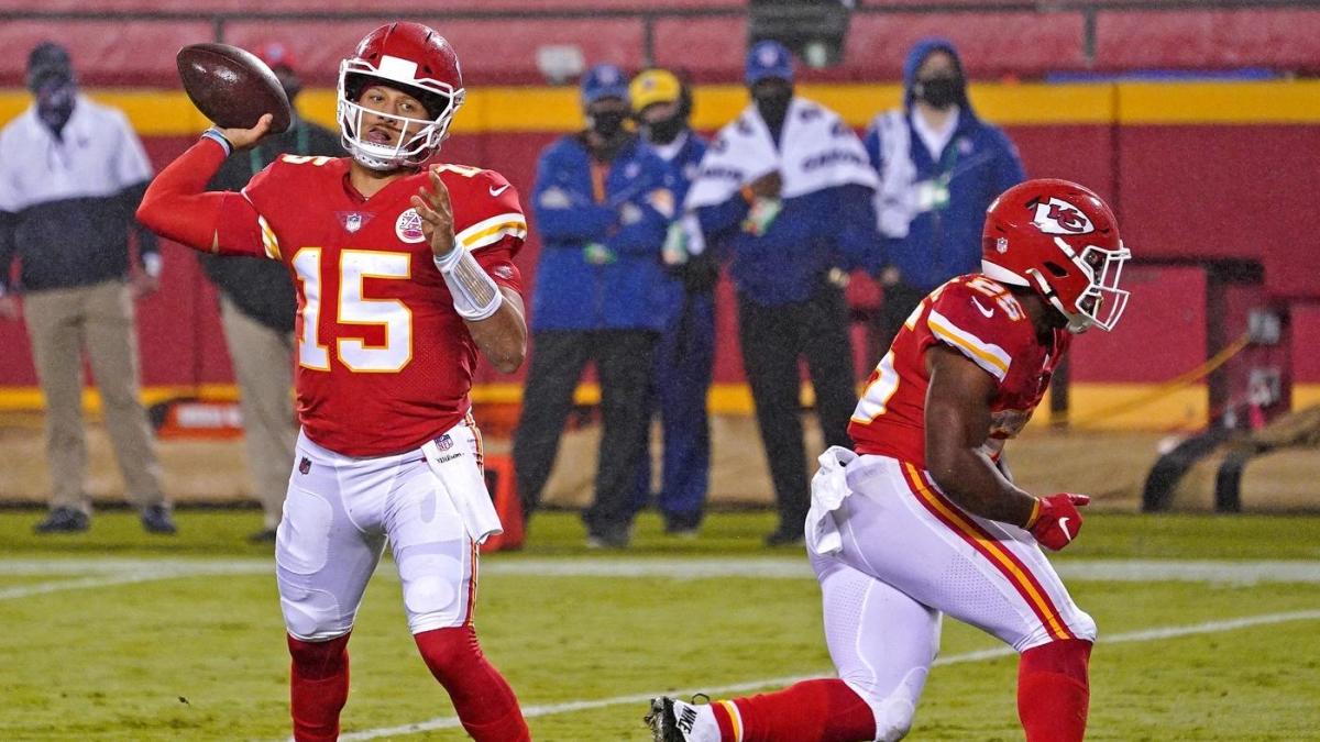 How Patrick Mahomes adjusted to Texans plan to limit the deep passing ...