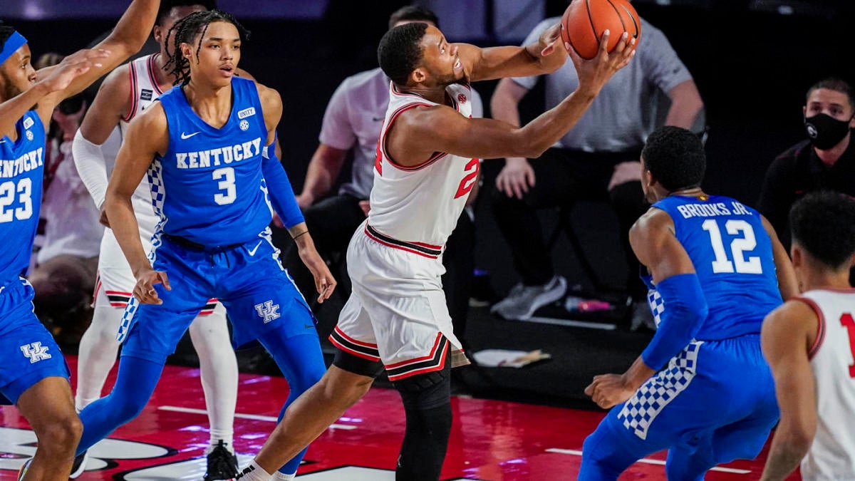 WATCH: Georgia ends 14-game losing streak vs. Kentucky with dramatic ...