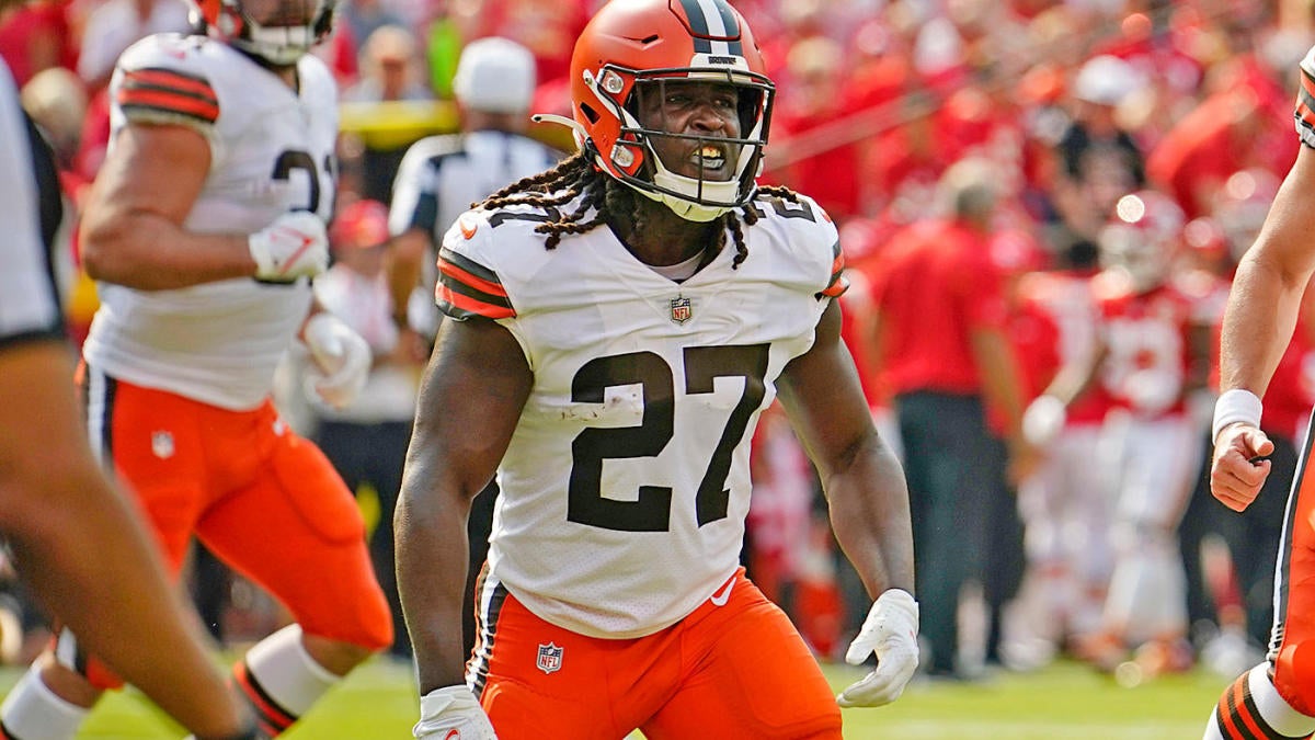 Brown designate RB Kareem Hunt, OT Jack Conklin to return from IR; both ...