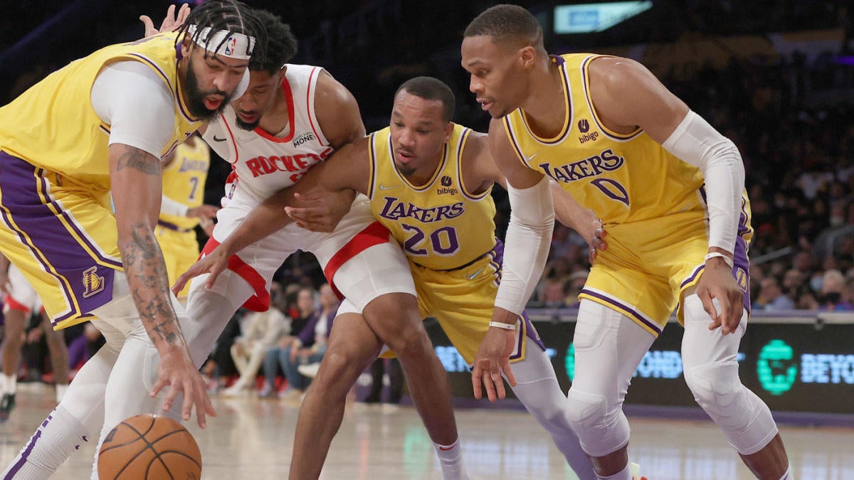 Despite Lakers' small-ball success in starting lineup, Frank Vogel says ...