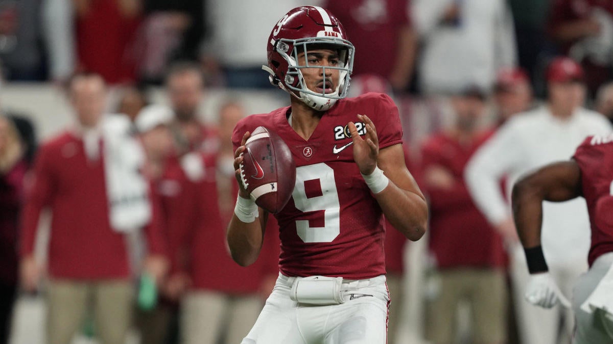 Alabama vs. Utah State odds, line: 2022 college football picks, Week 1 ...