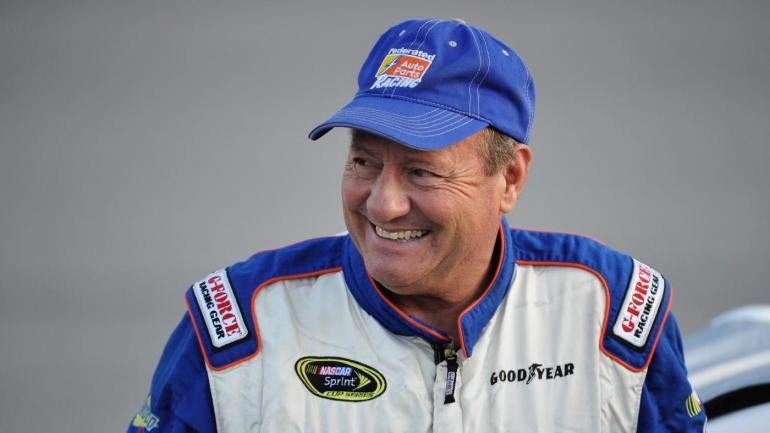 Longtime NASCAR driver Ken Schrader to compete in SRX race at I-55 ...