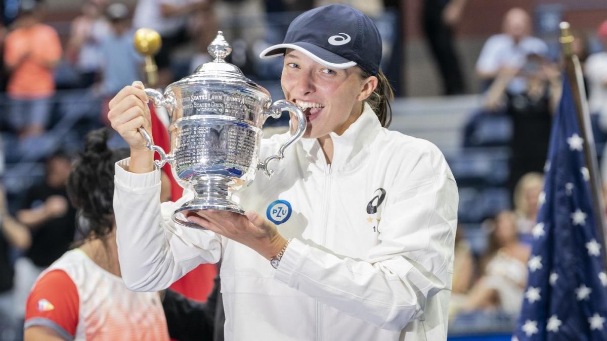 World No. 1 Iga Swiatek named the WTA Player of the Year for 2022 - CBS ...