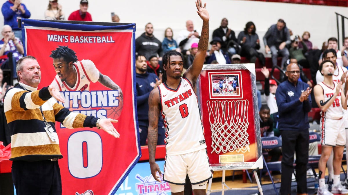 Antoine Davis nearing Pete Maravich's NCAA career scoring record as ...