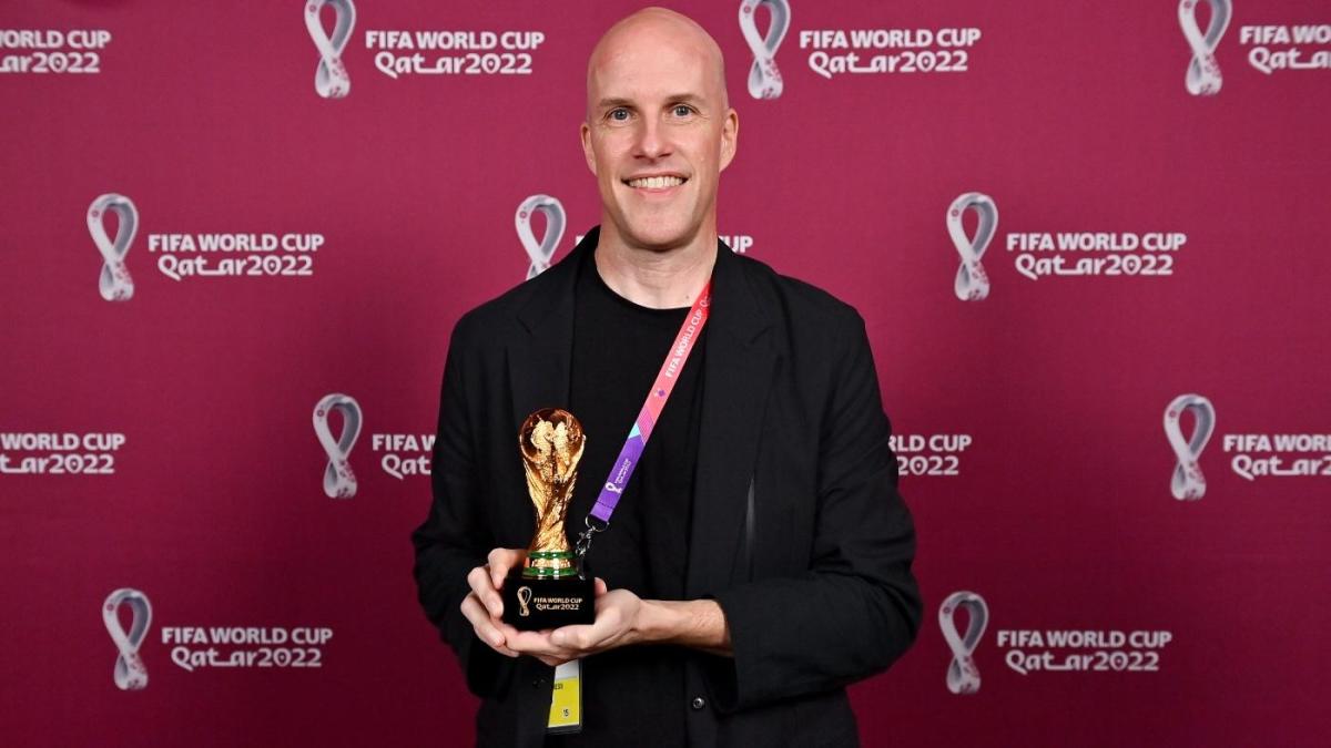 'Ted Lasso' honors late soccer journalist Grant Wahl in season three ...