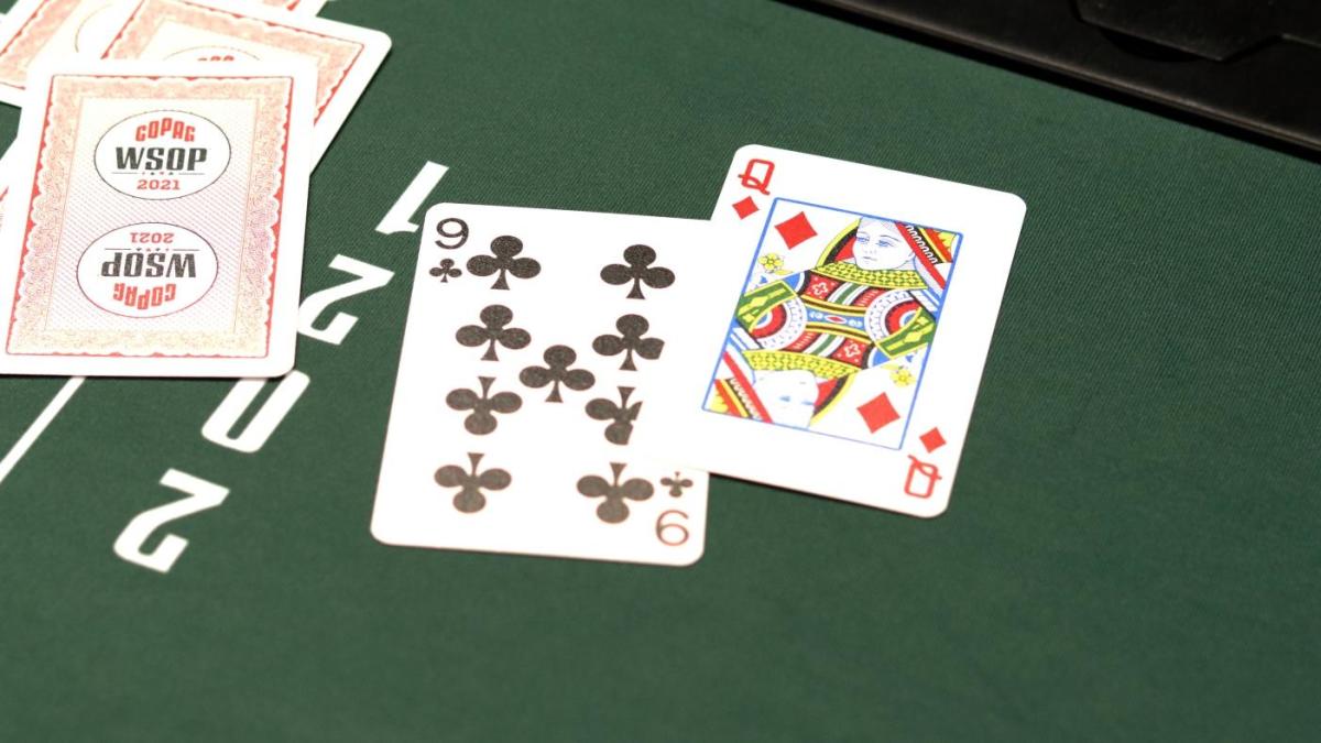 Man wins women's poker tournament in Florida, stirs controversy with victory - CBS Sports