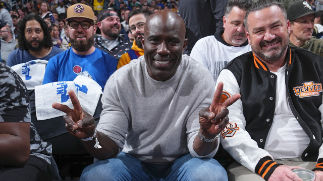 Terrell Davis Becomes Meme Worthy