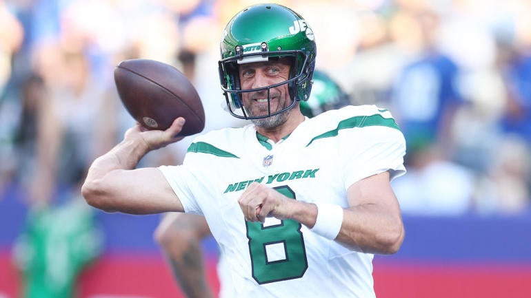 LOOK: Aaron Rodgers hits Garrett Wilson for first touchdown pass with the Jets - CBSSports.com