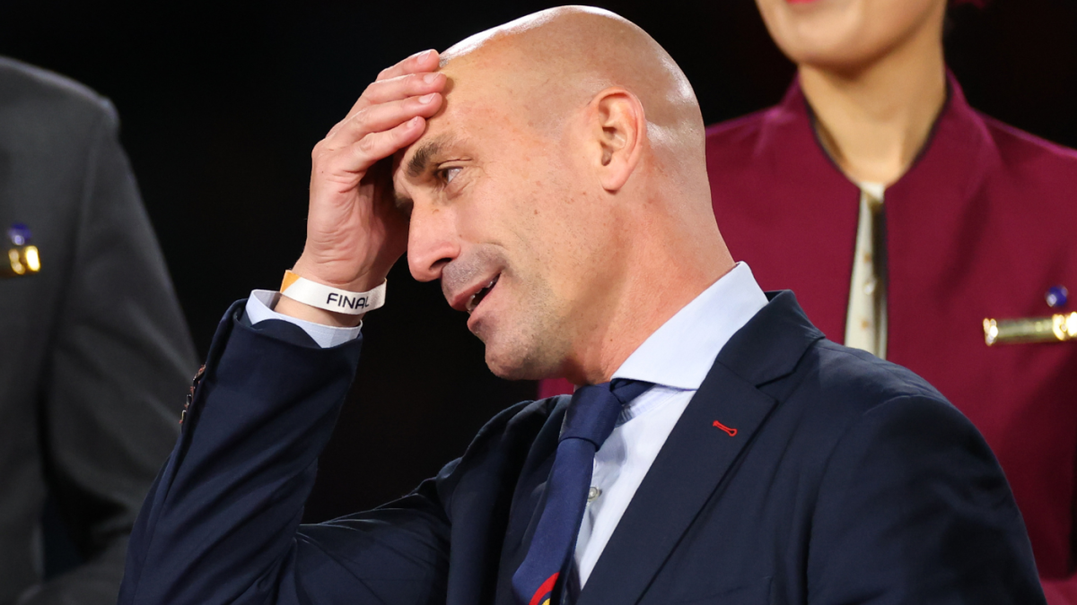 Luis Rubiales scandal: Spanish soccer federation president's mother ...