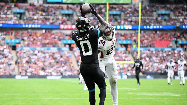Titans swoop in to sign Calvin Ridley; Kansas suffers another bad loss ...