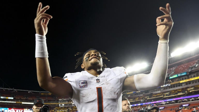 Bears roar back into the win column. Plus, 49ers-Cowboys and Texas ...